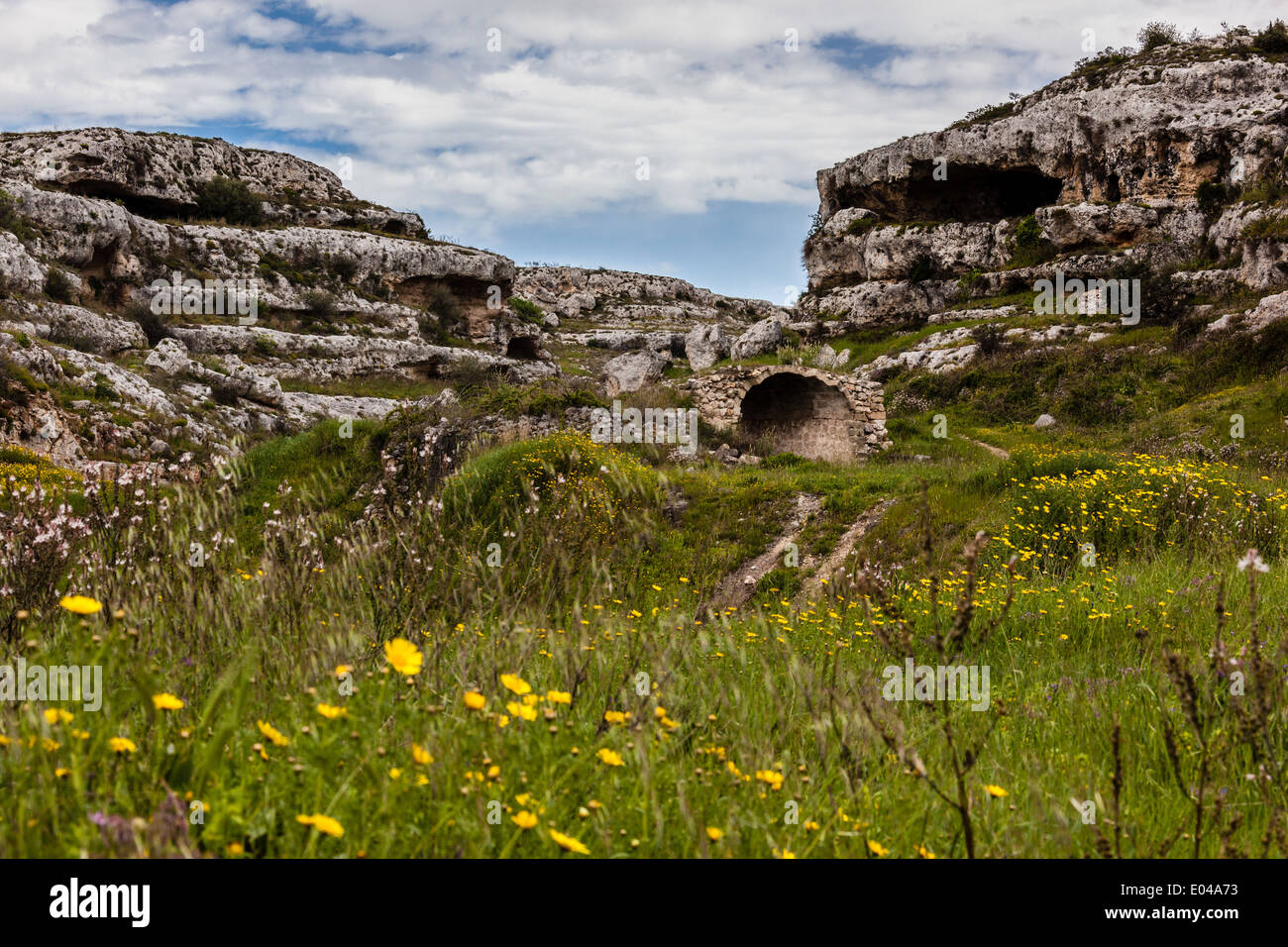 Stone age cave dwelling hi-res stock photography and images - Alamy