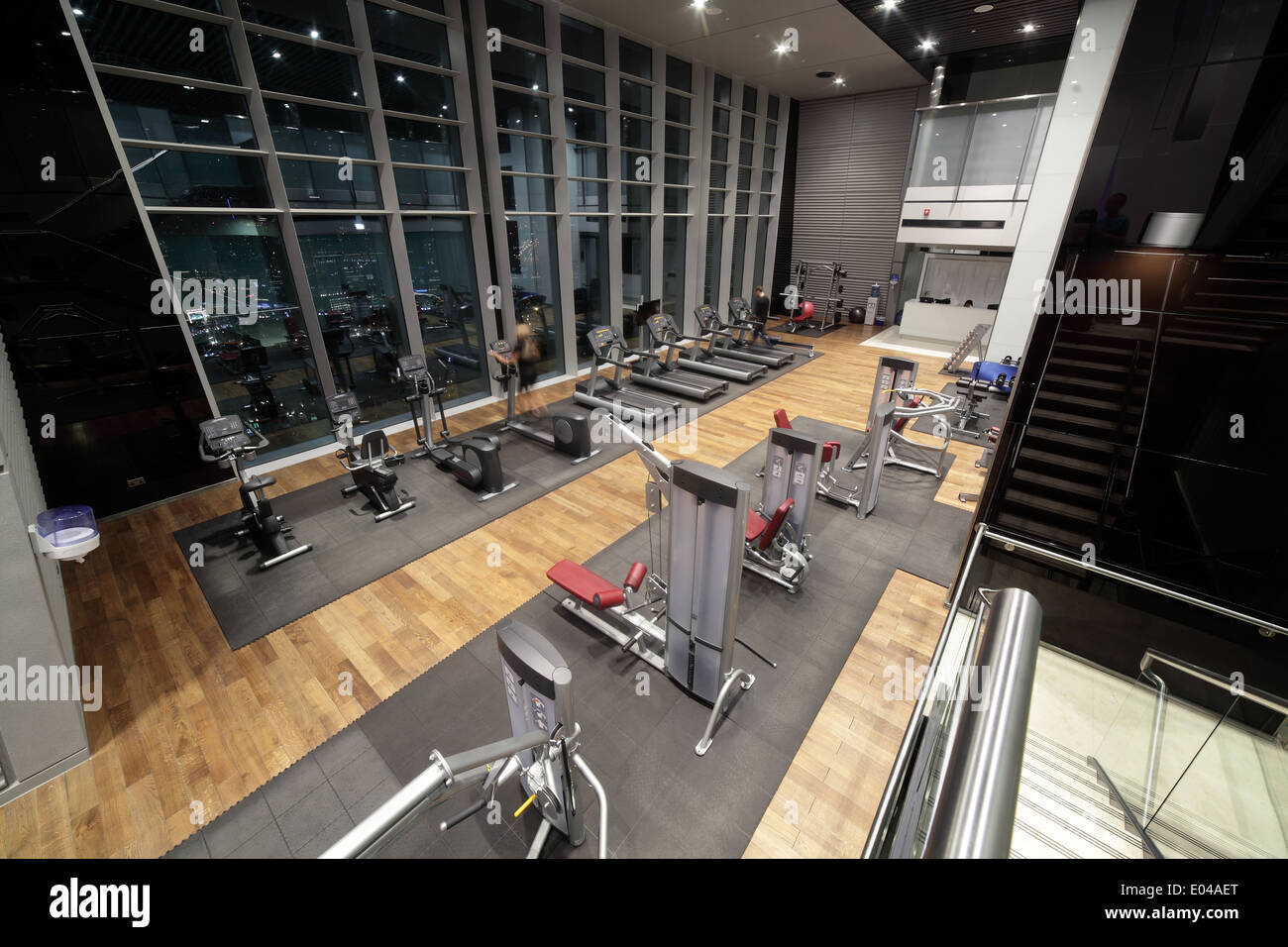 Bright modern gym interior hi-res stock photography and images - Alamy