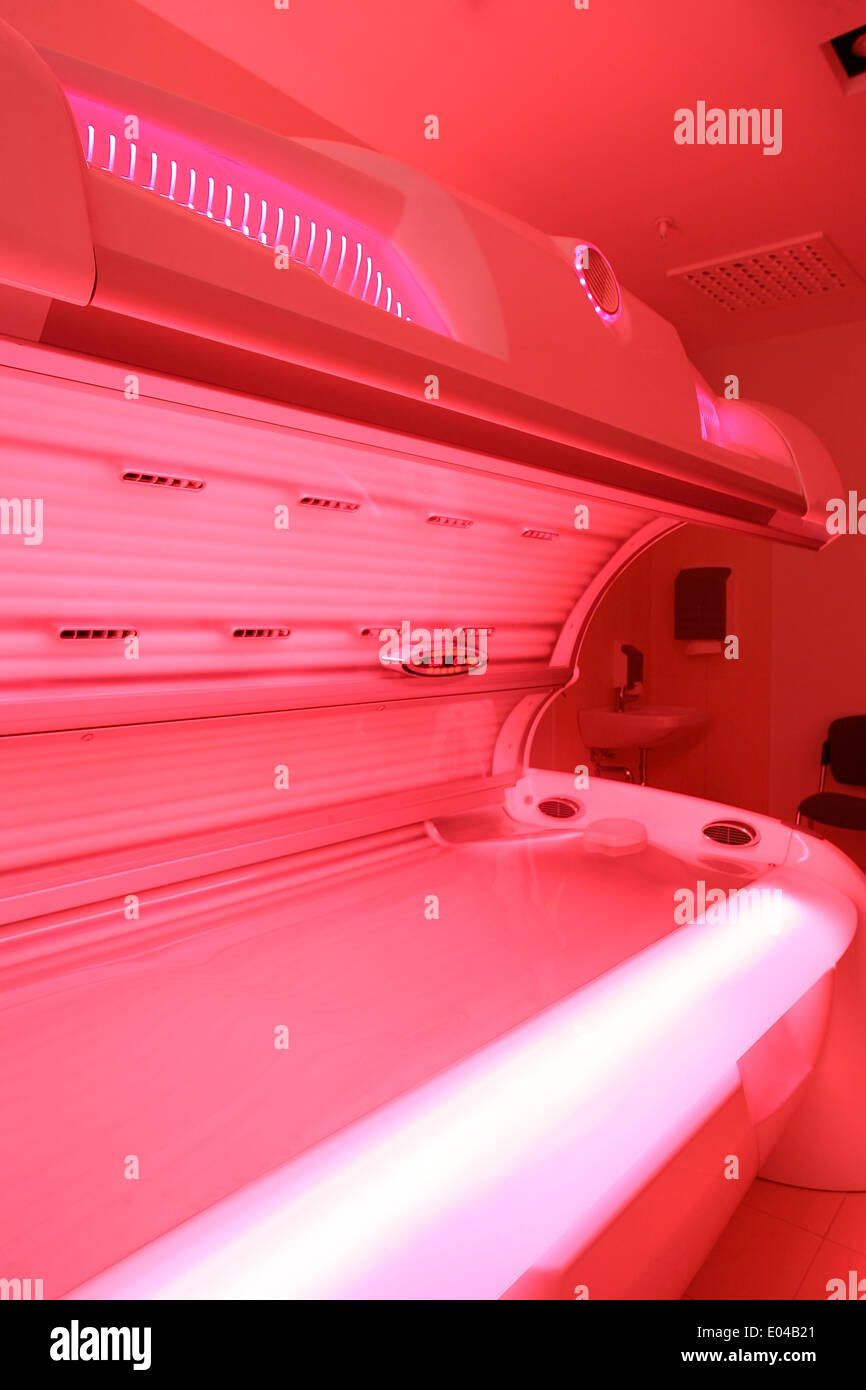 Sunbed machine hi-res stock photography and images - Alamy