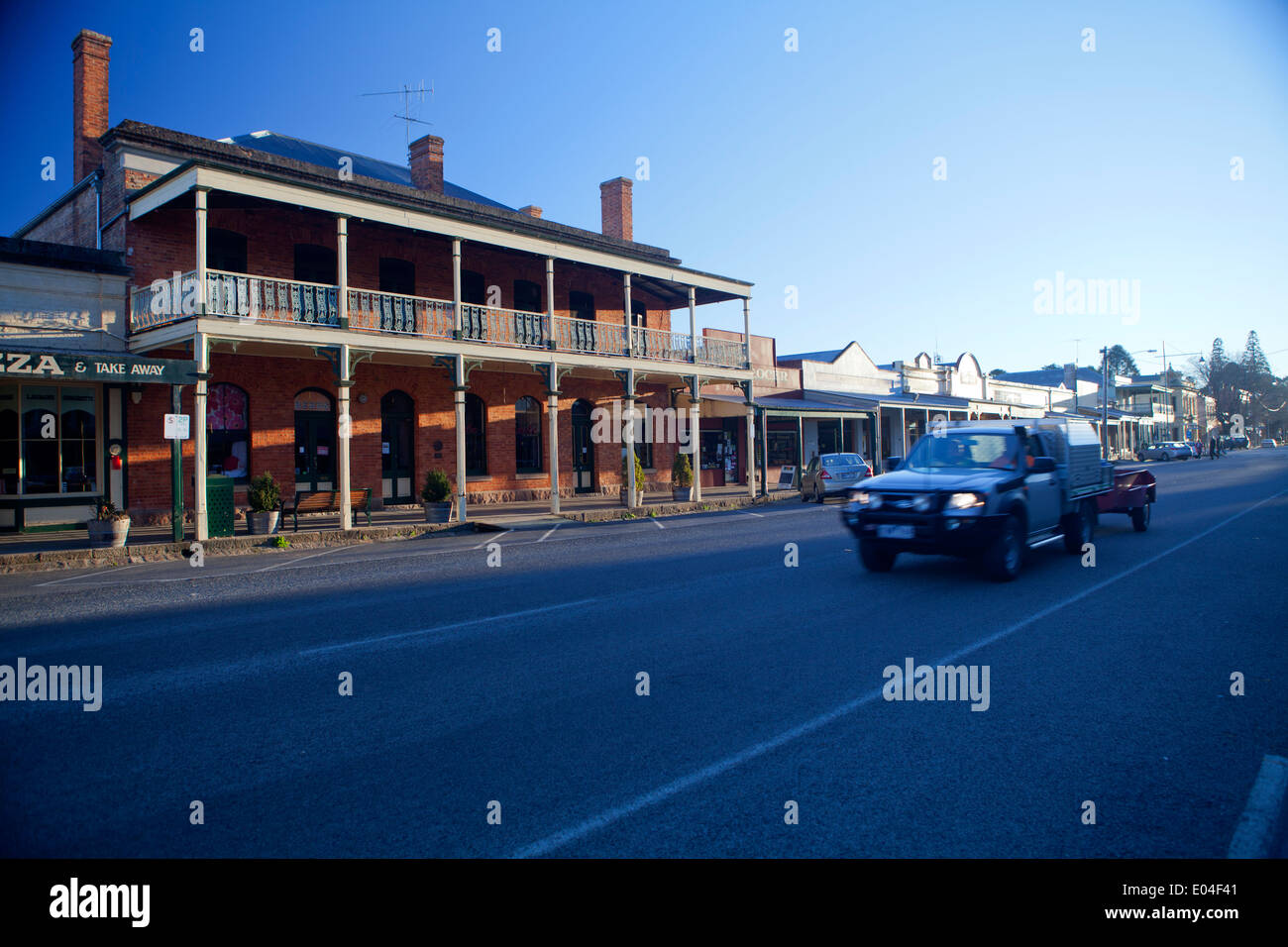 Streetscape in the gold-rush town of Beechworth Stock Photo - Alamy