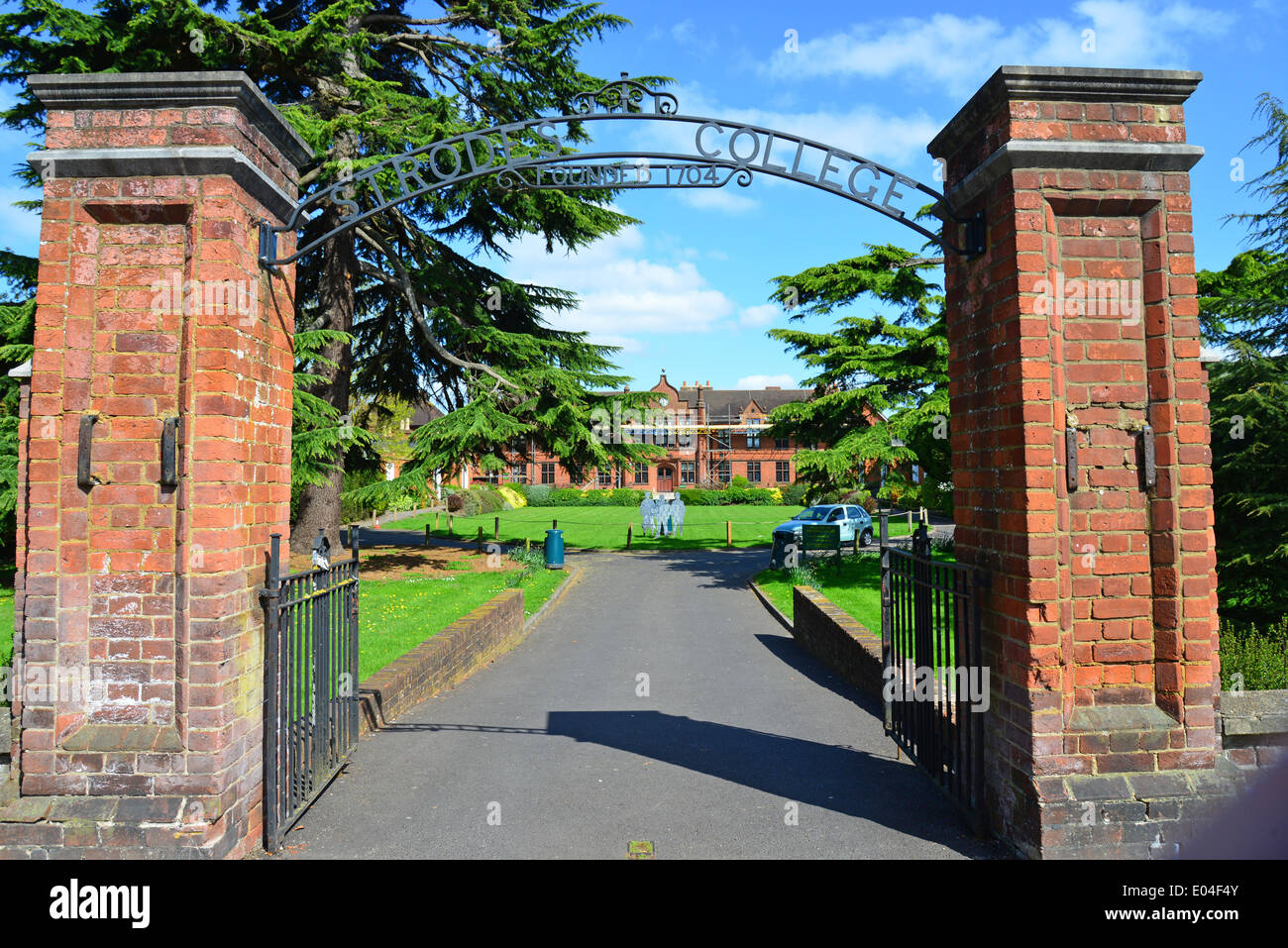 Strode's Sixth Form College, High Street, Egham, Surrey, England ...