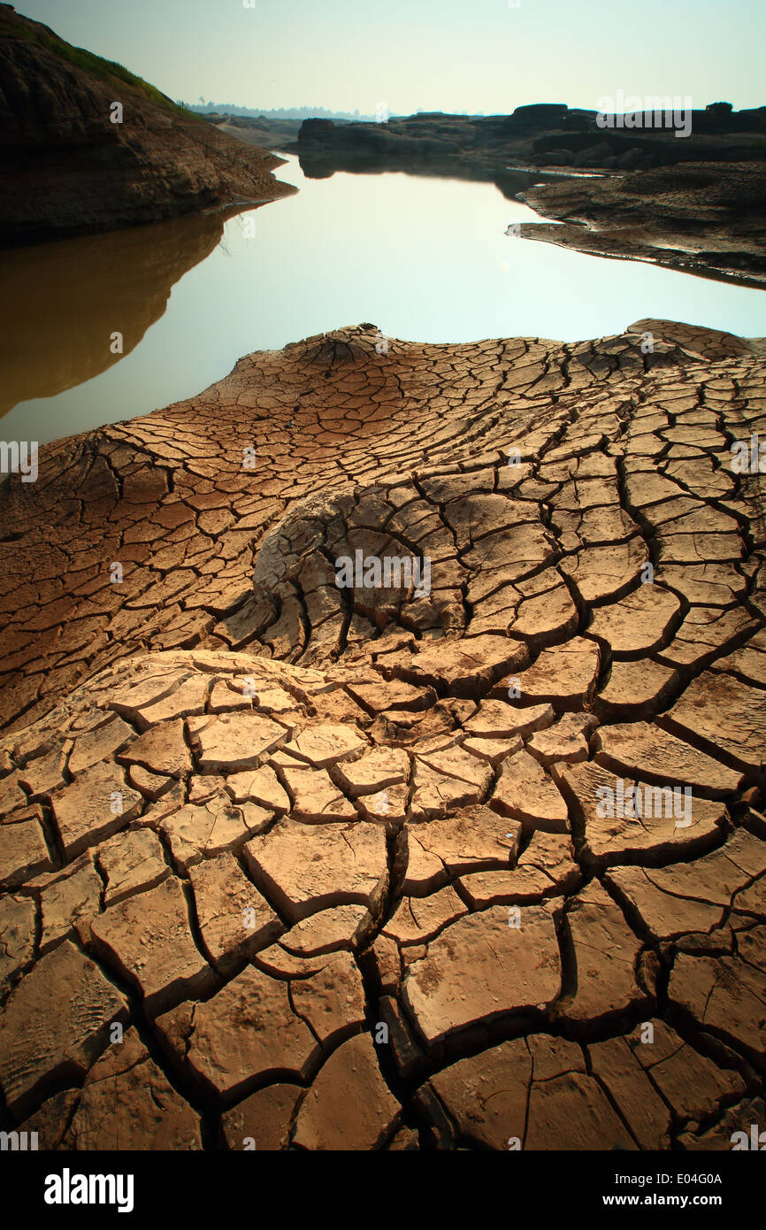 Dry soil texture on the ground Stock Photo - Alamy
