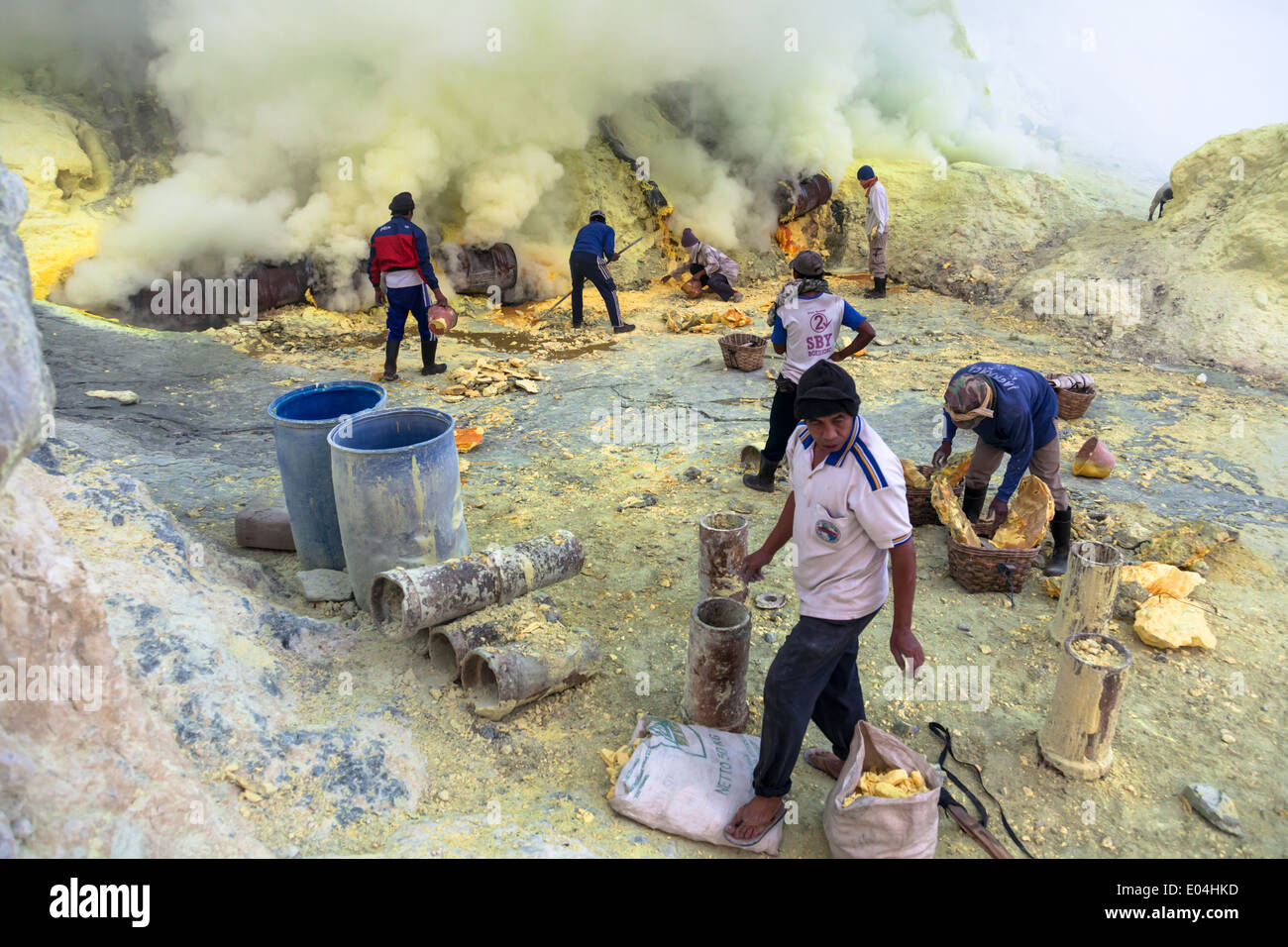Quarrying operation hi-res stock photography and images - Alamy