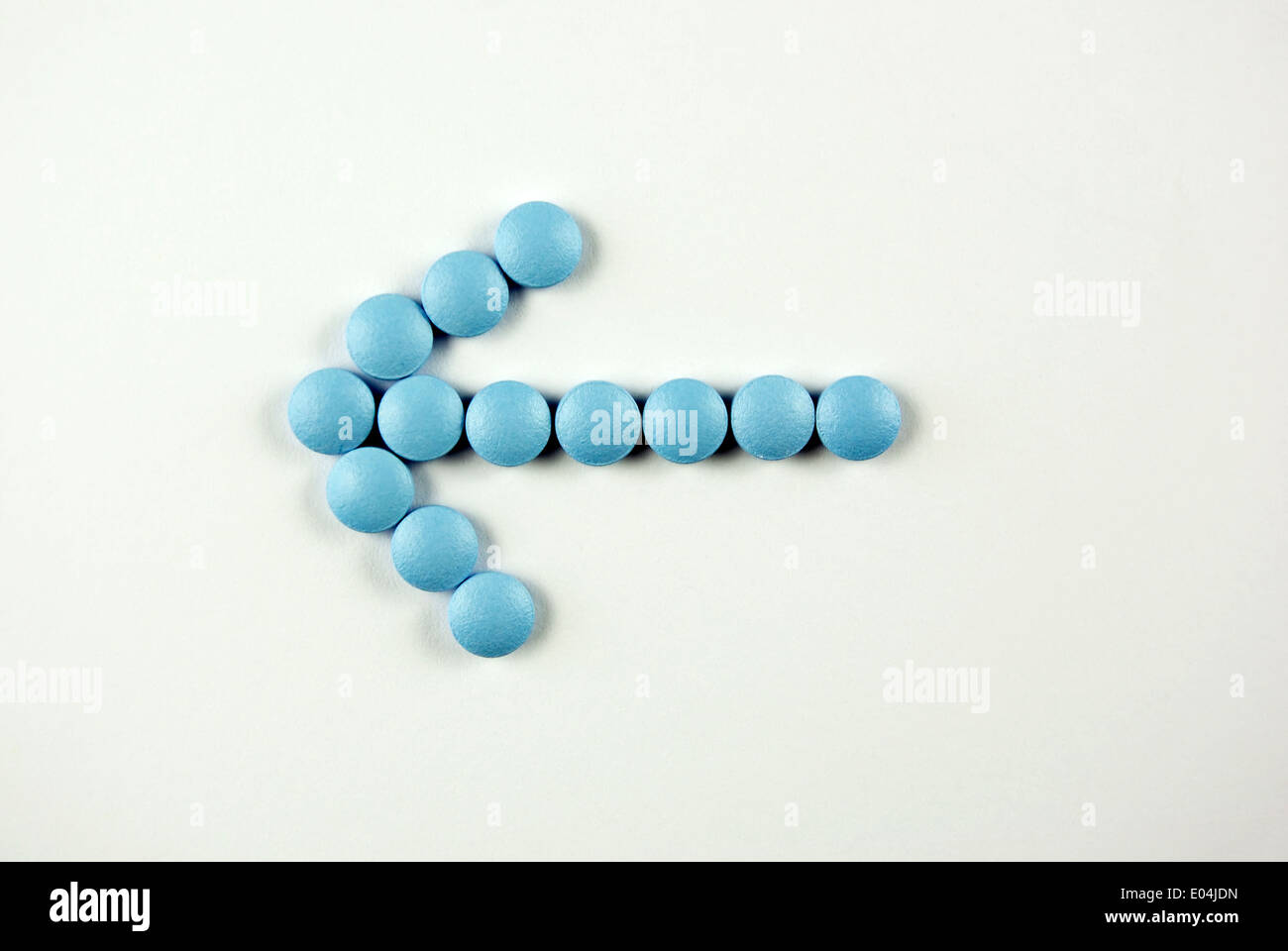 Capsule shaped tablets hi-res stock photography and images - Alamy