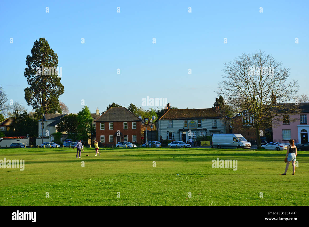 Village greens uk hi-res stock photography and images - Alamy