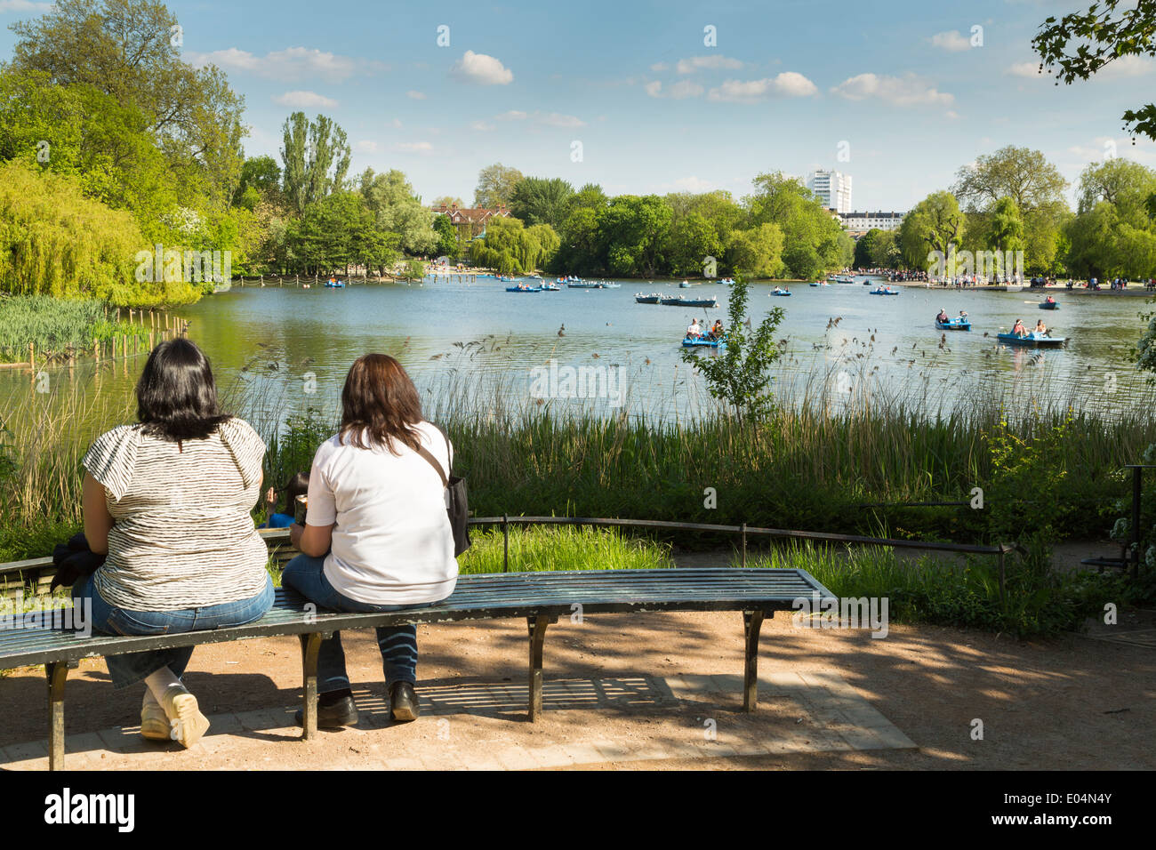 Women boating hi-res stock photography and images - Alamy