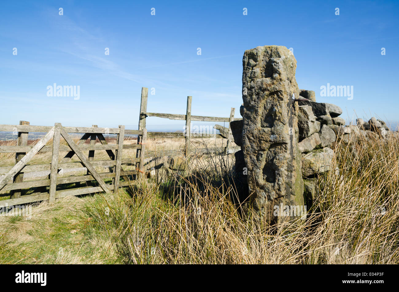 Old stone fence post gate hi-res stock photography and images - Alamy
