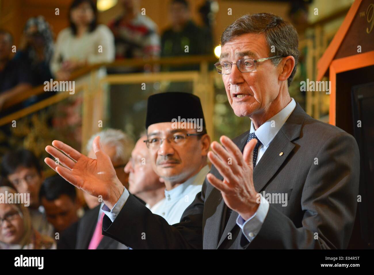 Kuala Lumpur, Malaysia. 2nd May, 2014. Angus Houston (R), chief of the ...