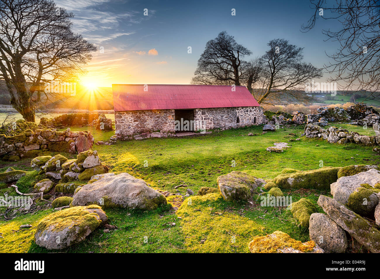 Red tin roof hi-res stock photography and images - Alamy