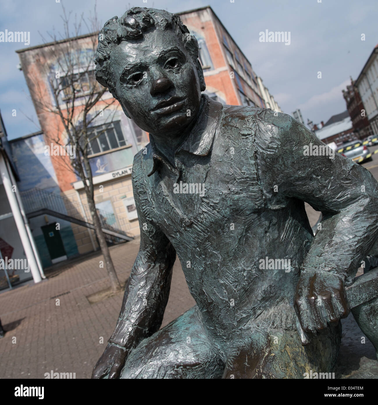 Dylan Thomas Statue Stock Photo - Alamy