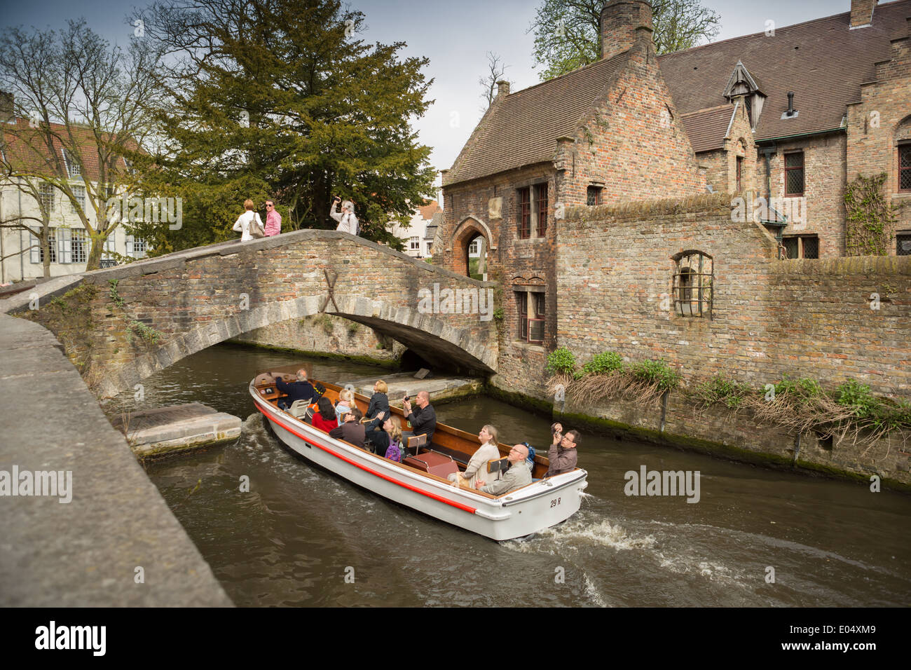 The Bonifacius Bridge and canal in Bruges Stock Photo - Alamy