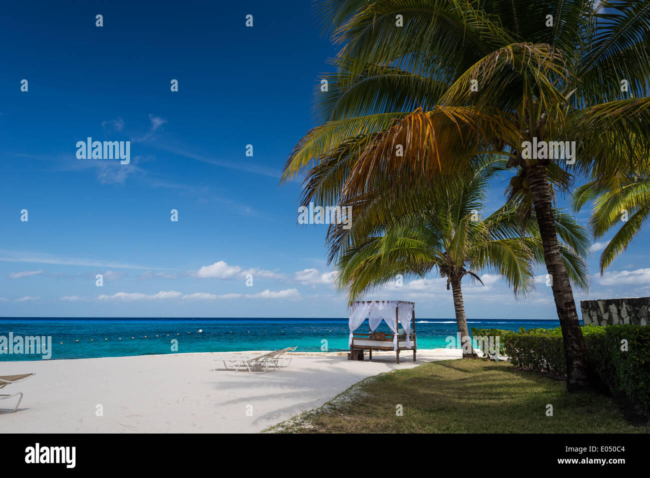 Resort setting hi-res stock photography and images - Alamy