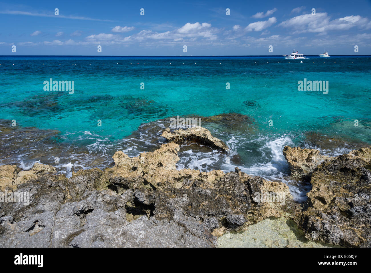Reef coast hi-res stock photography and images - Alamy