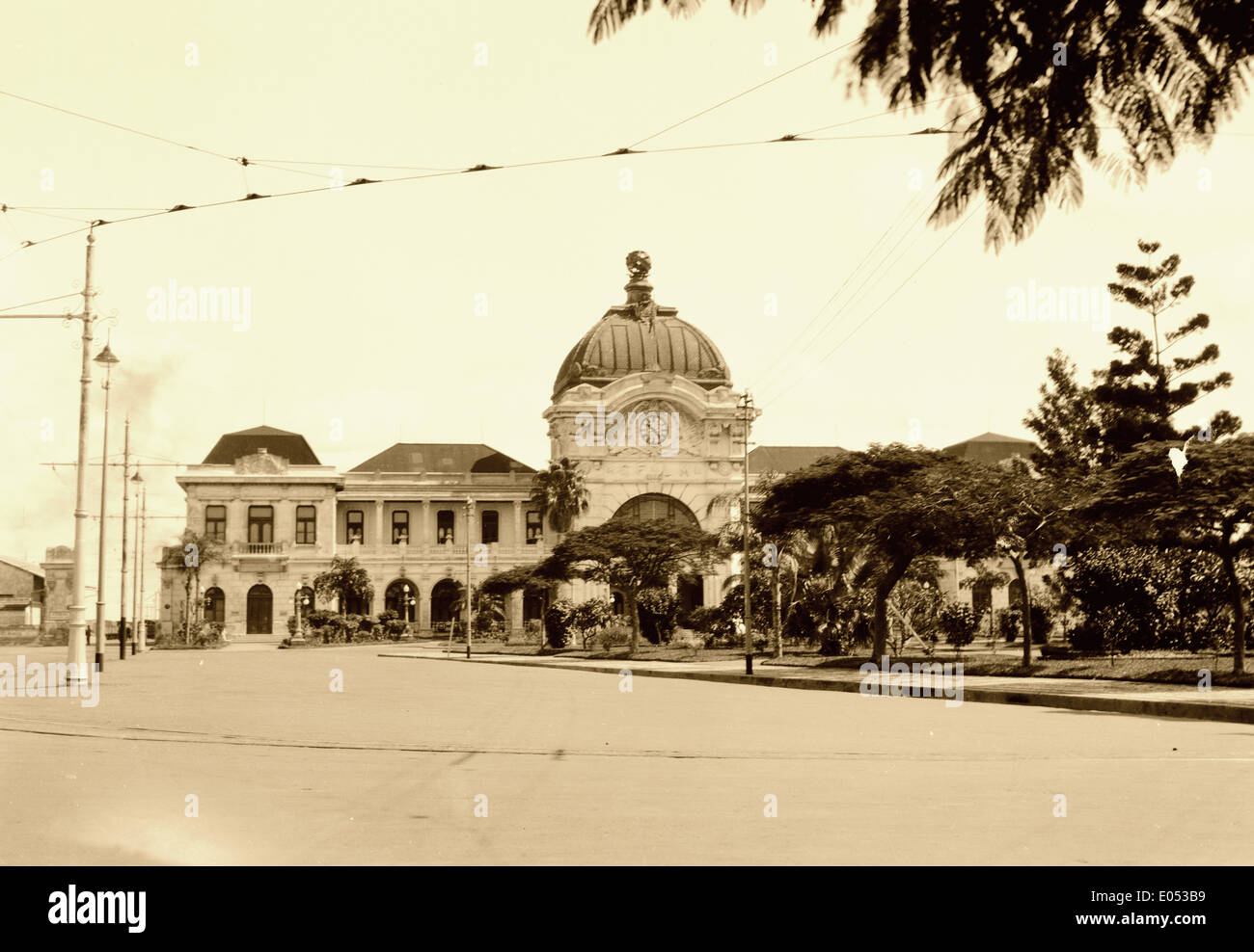 Maputo street scene hi-res stock photography and images - Alamy