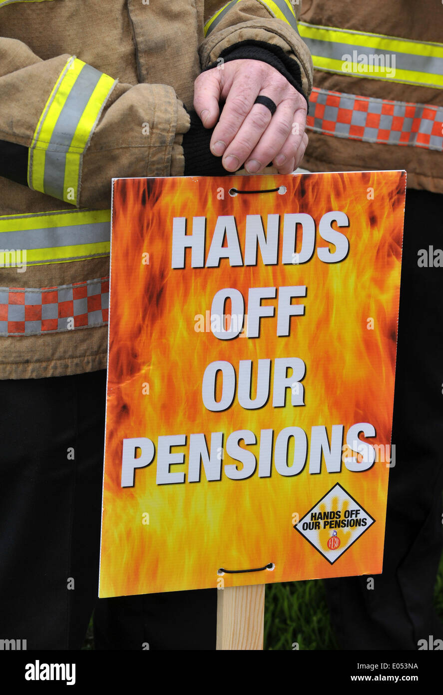 Firefighter protest uk hi-res stock photography and images - Alamy