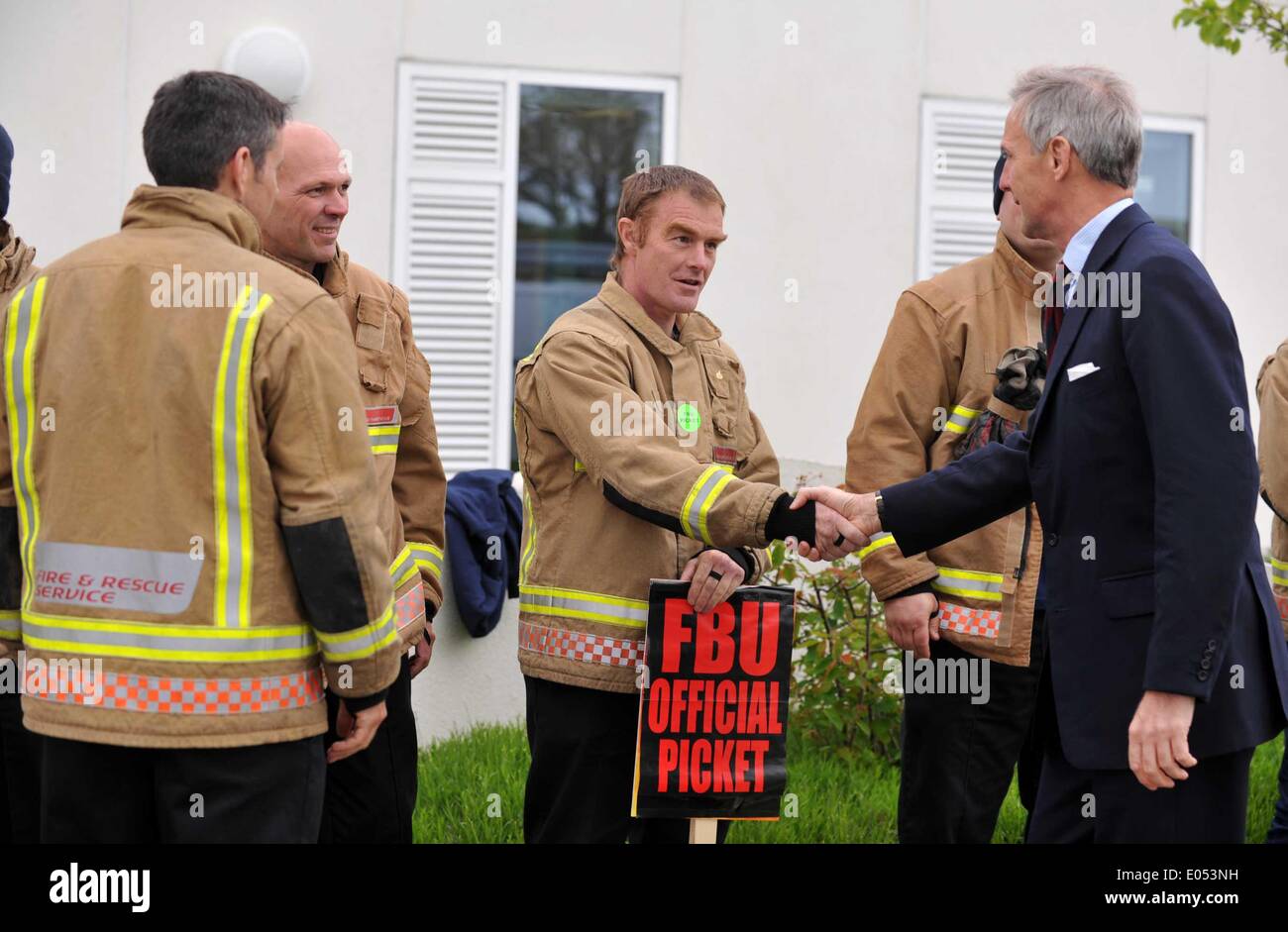Richard Drax MP meets National firefighters during their strike over ...