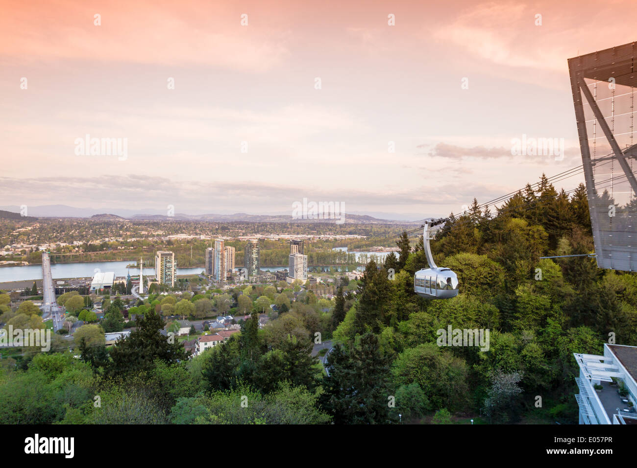 Portland oregon downtown hi-res stock photography and images - Alamy