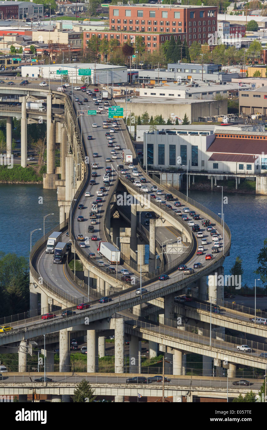 Downtown streets and transportation system hi-res stock photography and ...