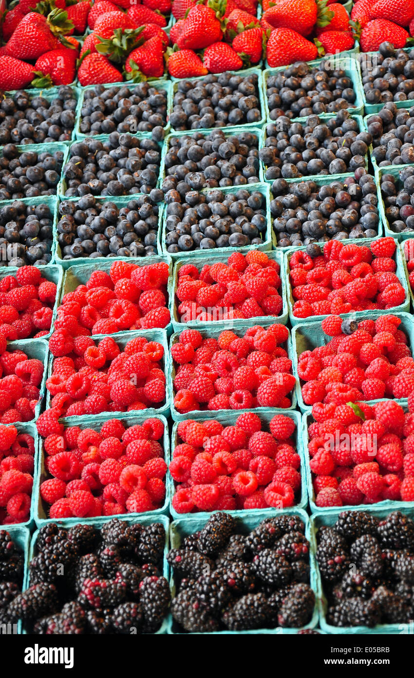 Strawberries raspberries juice hi-res stock photography and images - Alamy