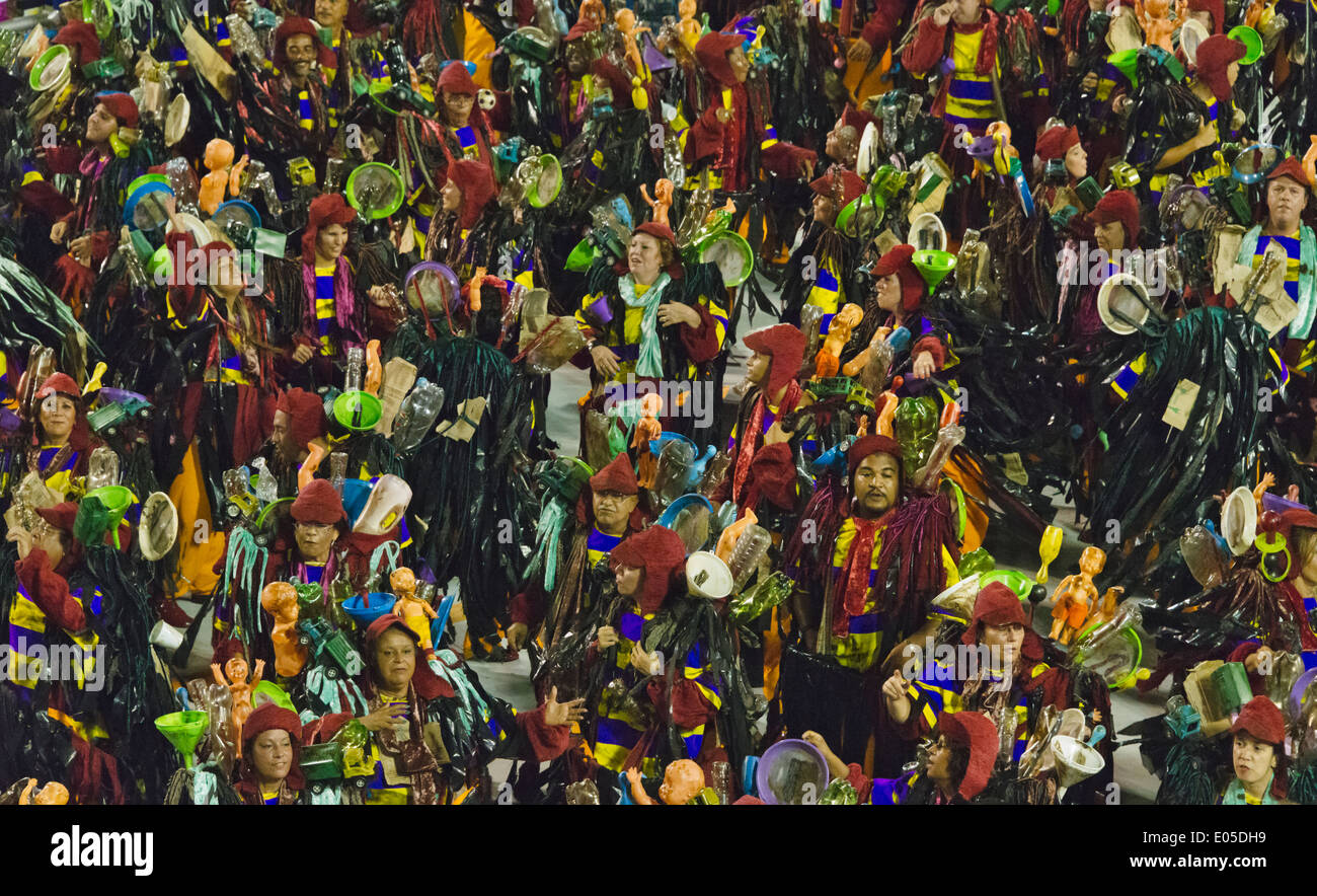 Samba Parade at Sambadrome during Carnival, Rio de Janeiro, Brazil ...