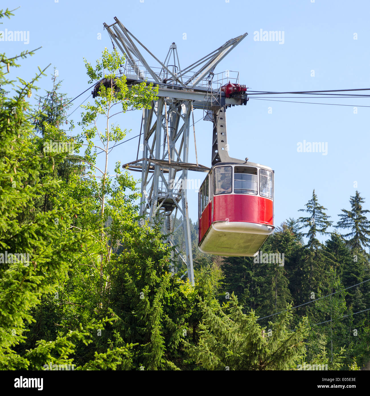 Aerial ropeway cabin hi-res stock photography and images - Alamy