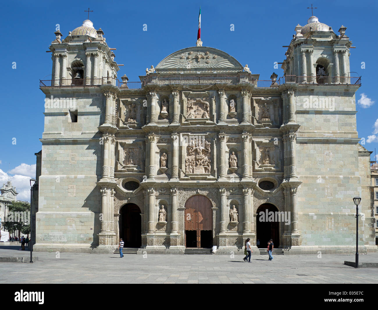 Oaxaca zocalo hi-res stock photography and images - Alamy
