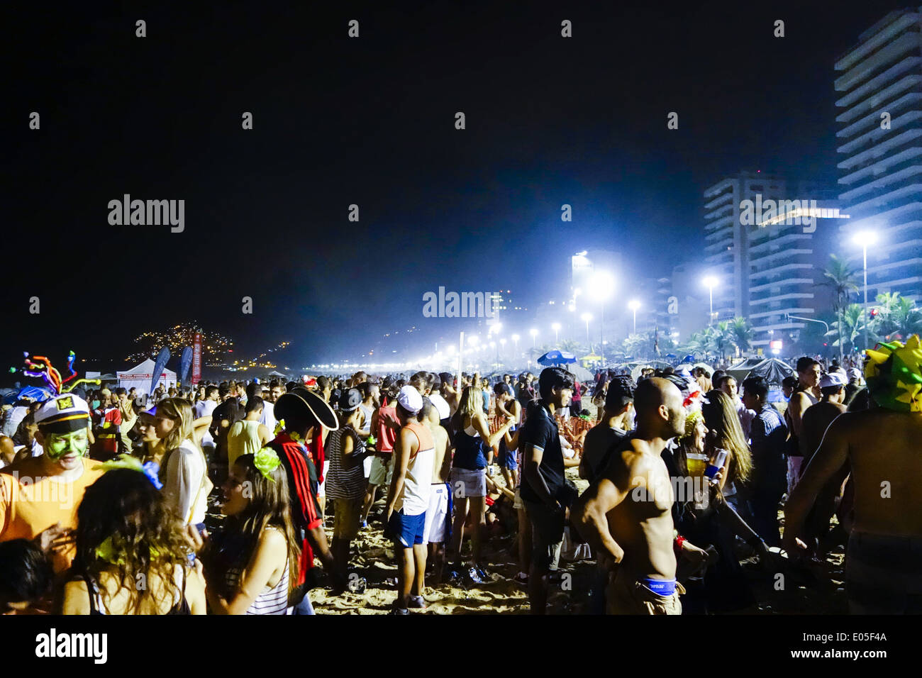 Rio carneval party hi-res stock photography and images - Alamy