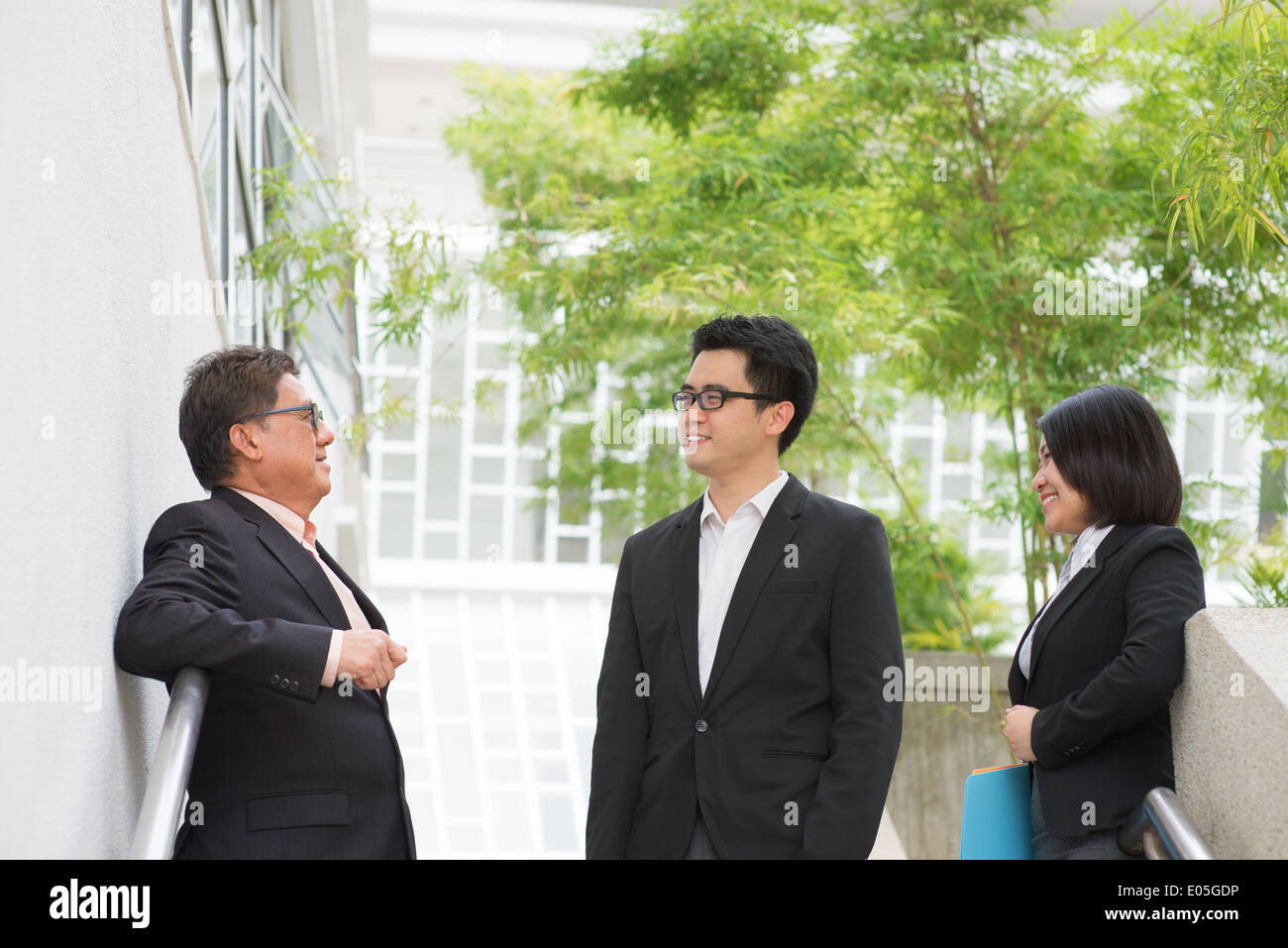 Chinese business team hi-res stock photography and images - Alamy