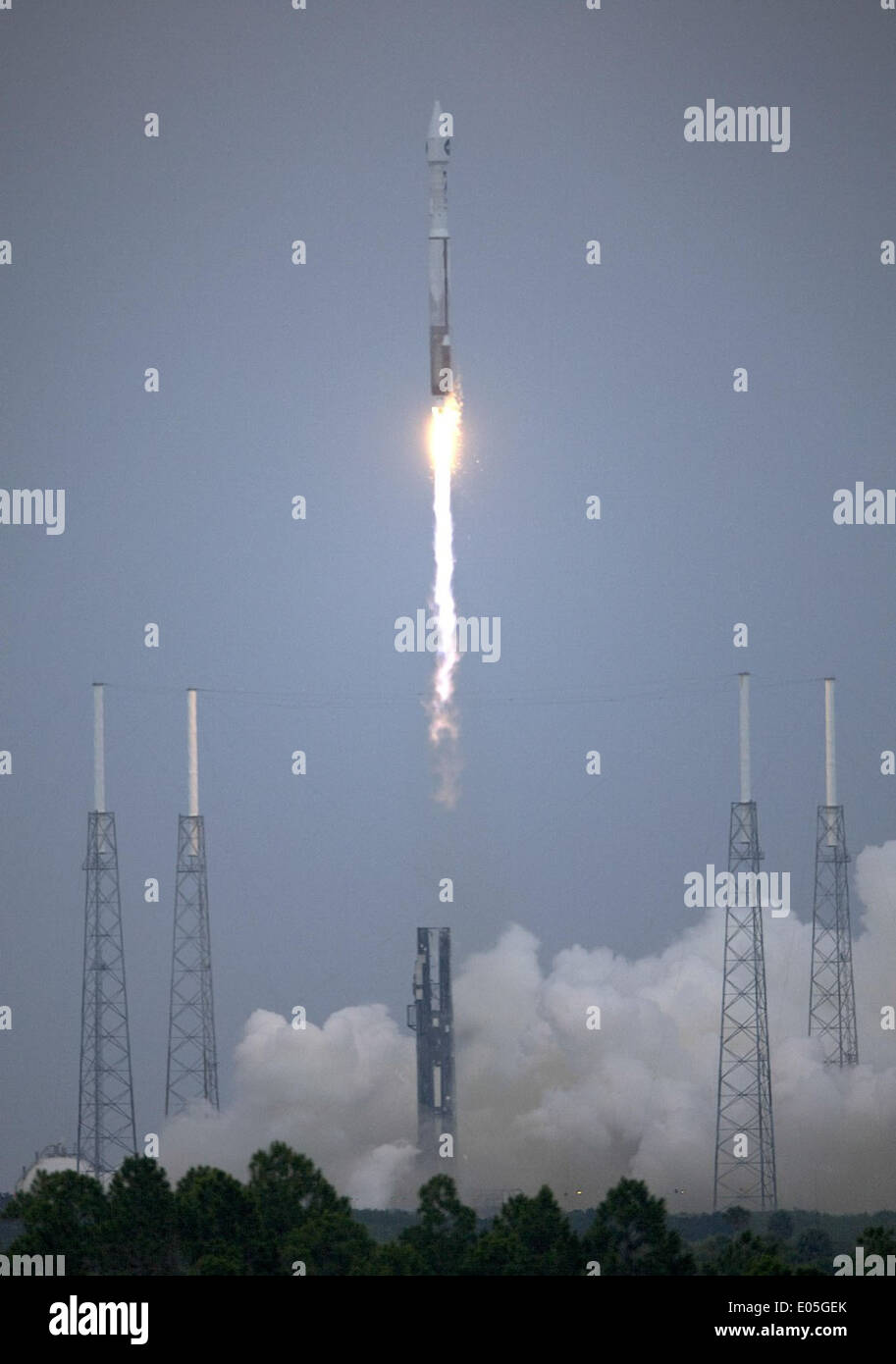 Atlas v 401 rocket hi-res stock photography and images - Alamy