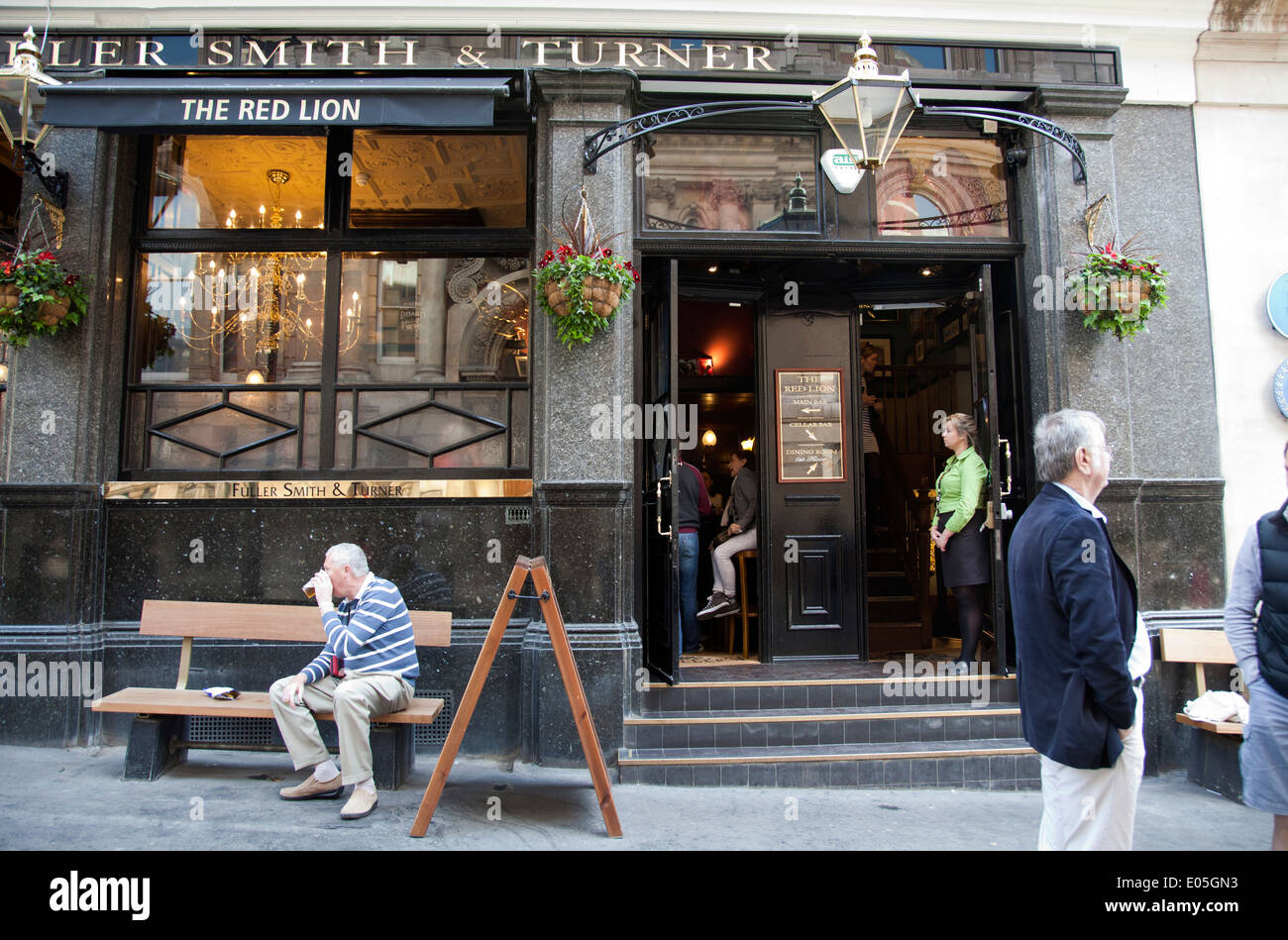 Whitehall Sw1 High Resolution Stock Photography and Images - Alamy