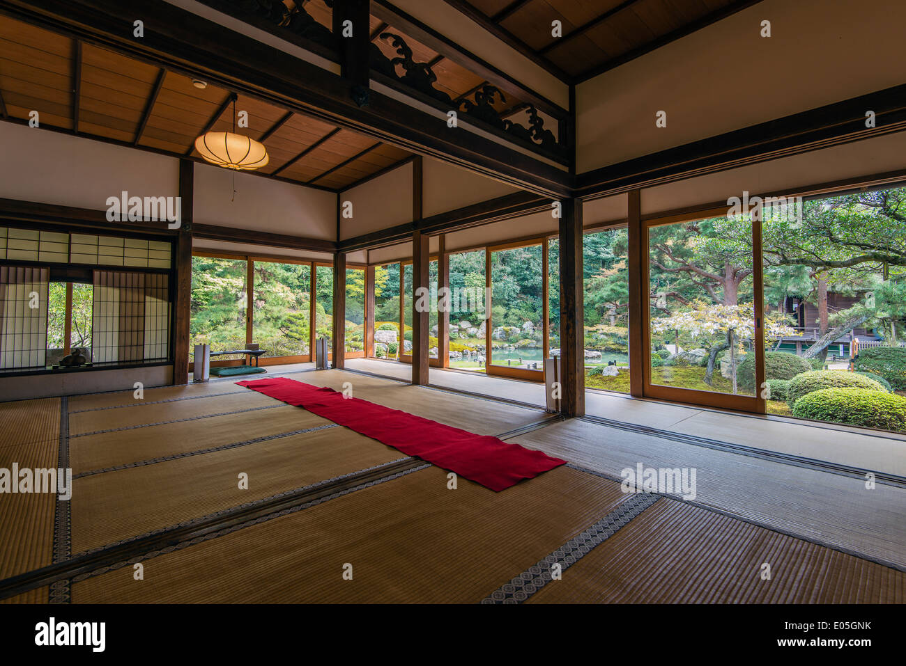 Japanese temple interior hi-res stock photography and images - Alamy