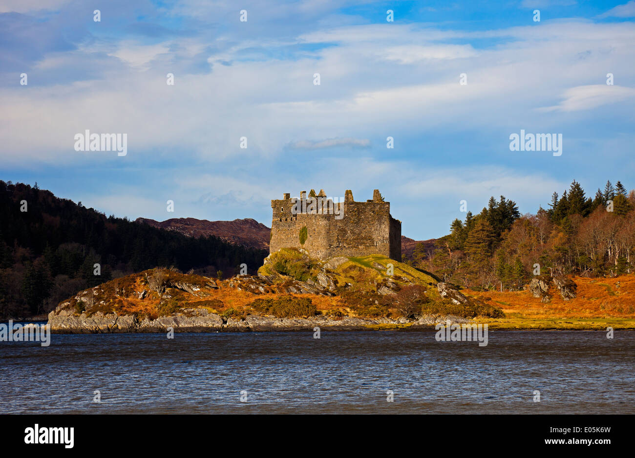 Tioram castle hi-res stock photography and images - Alamy