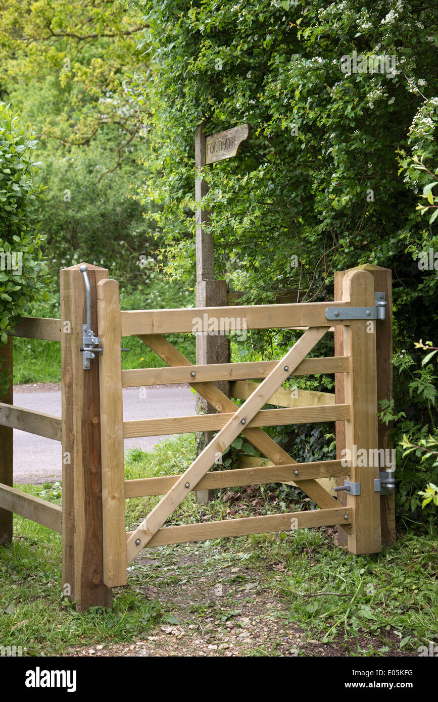 Small five bar gate on footpath route in English countryside Stock ...