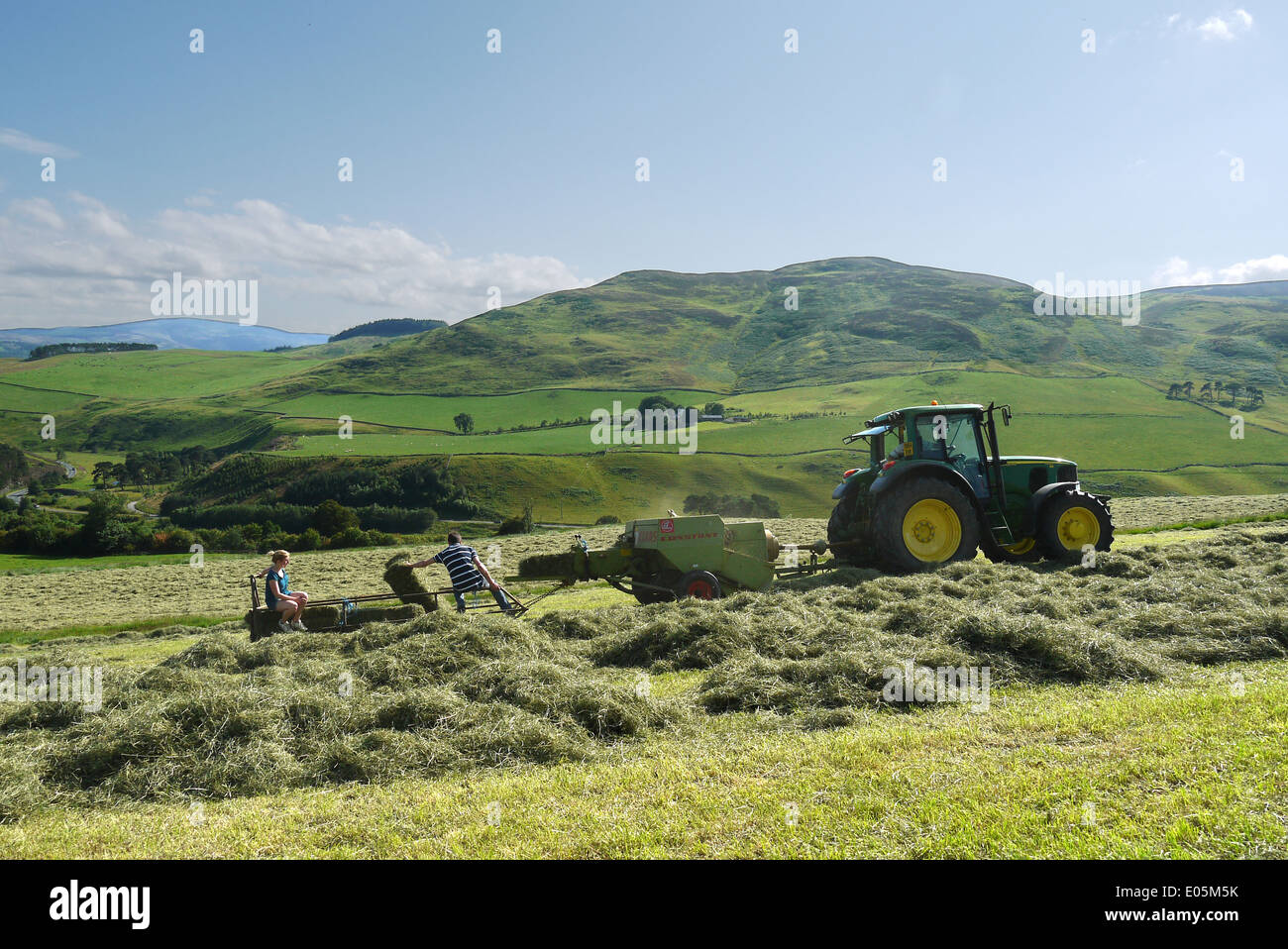 Small square bales hi-res stock photography and images - Alamy