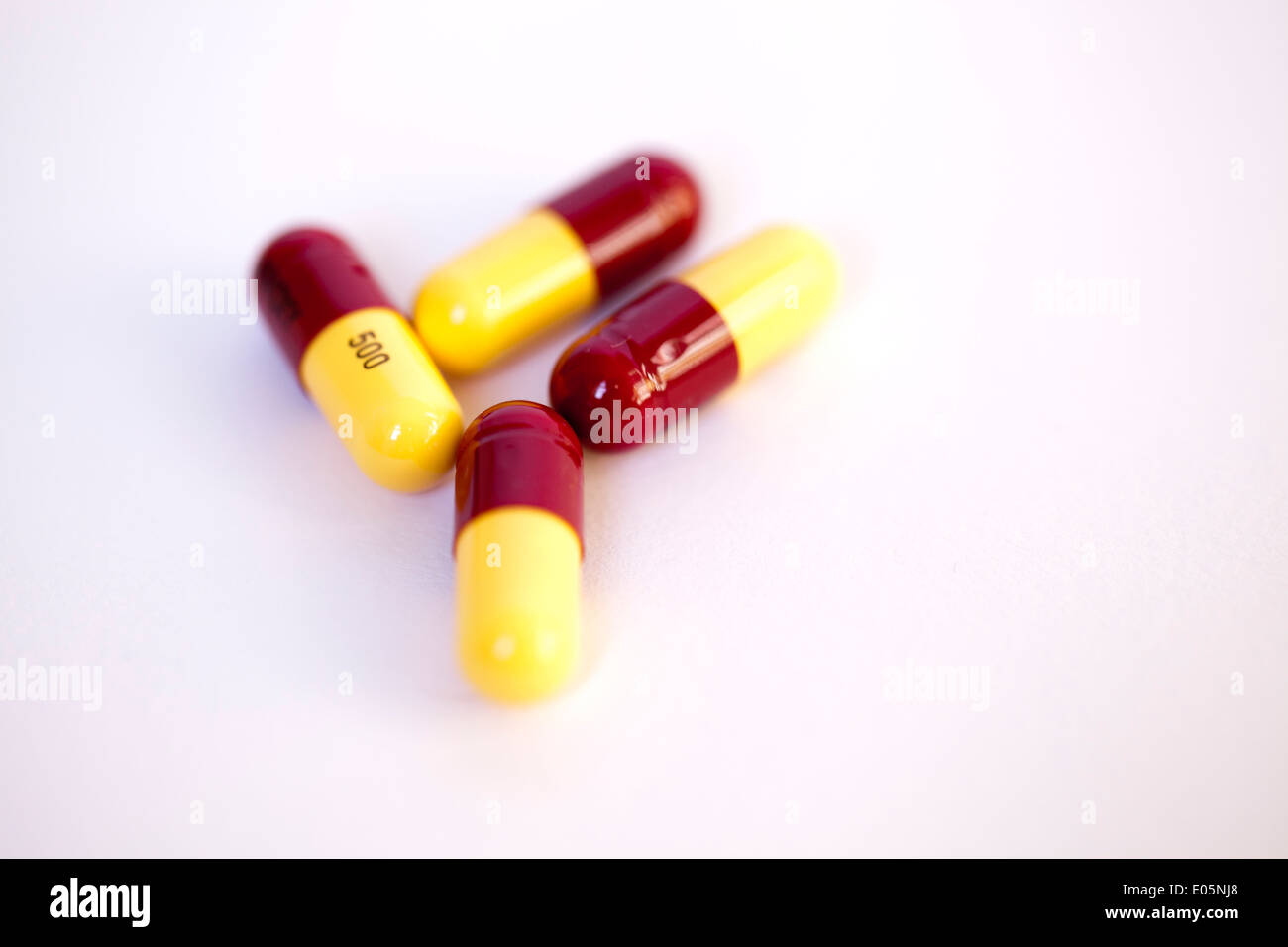 Amoxicillin antibiotic capsules tablets pills hi-res stock photography ...