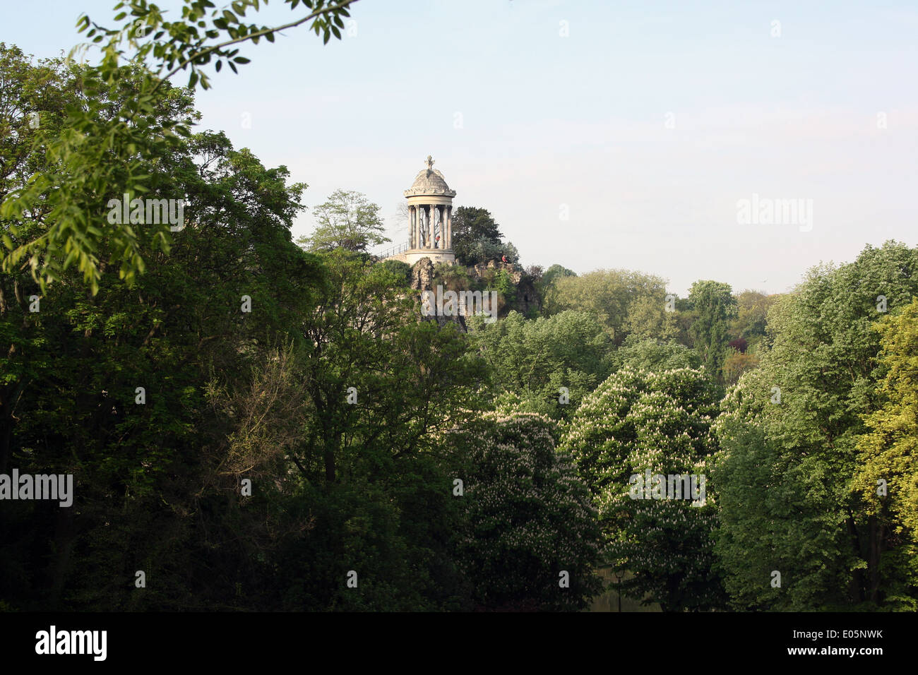 Buttes chaumont paris hi-res stock photography and images - Alamy