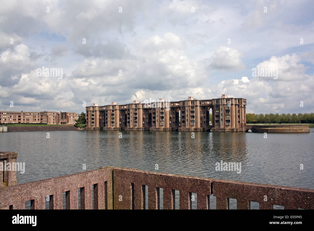 Ricardo Bofill, Les Arcades-du-Lac, Paris, France Stock Photo - Alamy