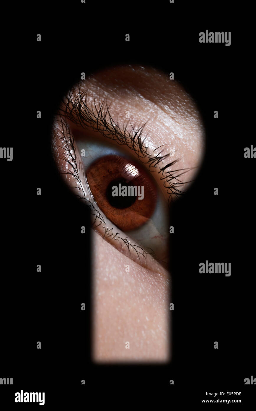 Person looking through keyhole hi-res stock photography and images - Alamy