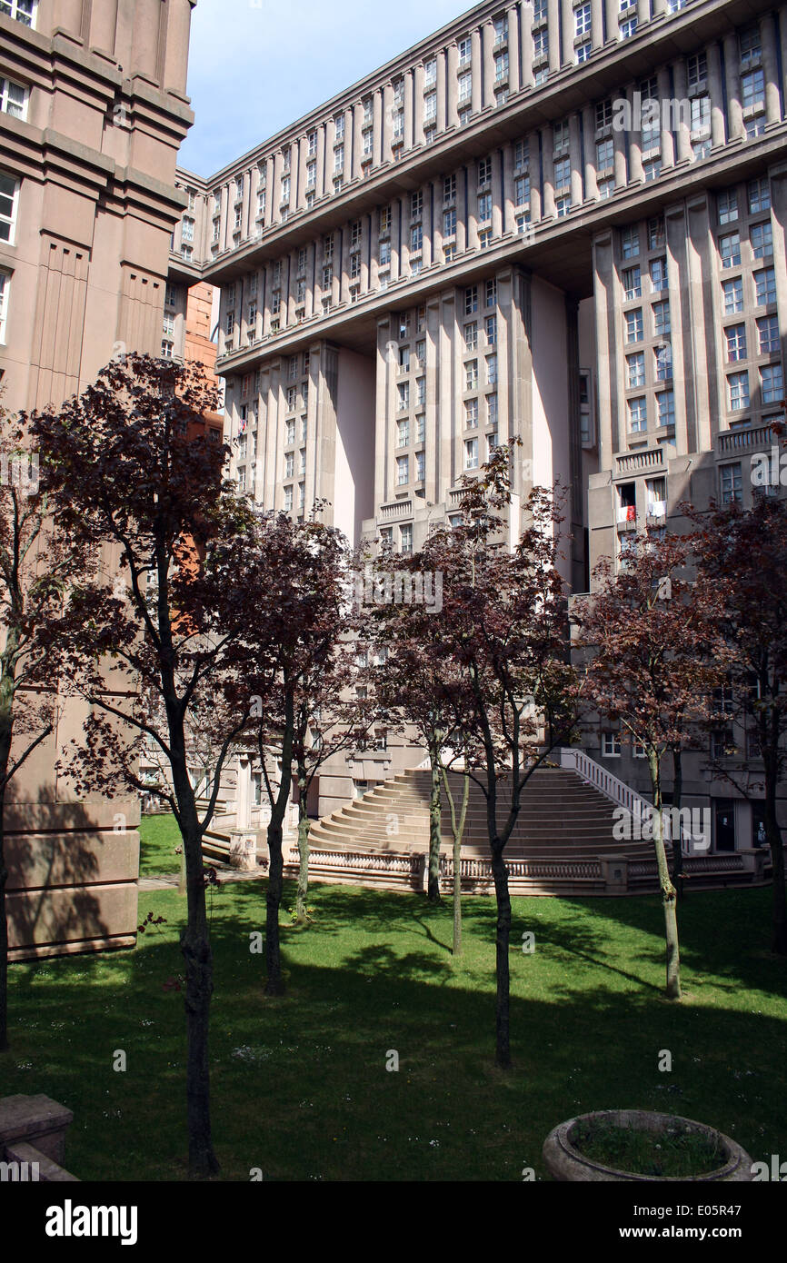Les Espaces d'Abraxas, Ricardo Bofill, Paris Stock Photo - Alamy