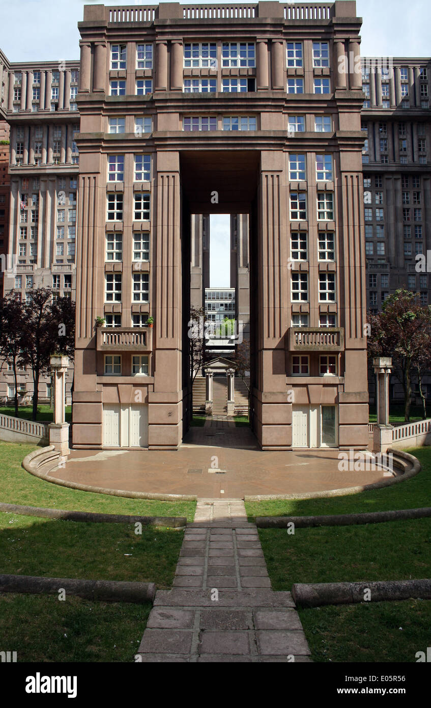 Les Espaces d'Abraxas, Ricardo Bofill, Paris Stock Photo - Alamy