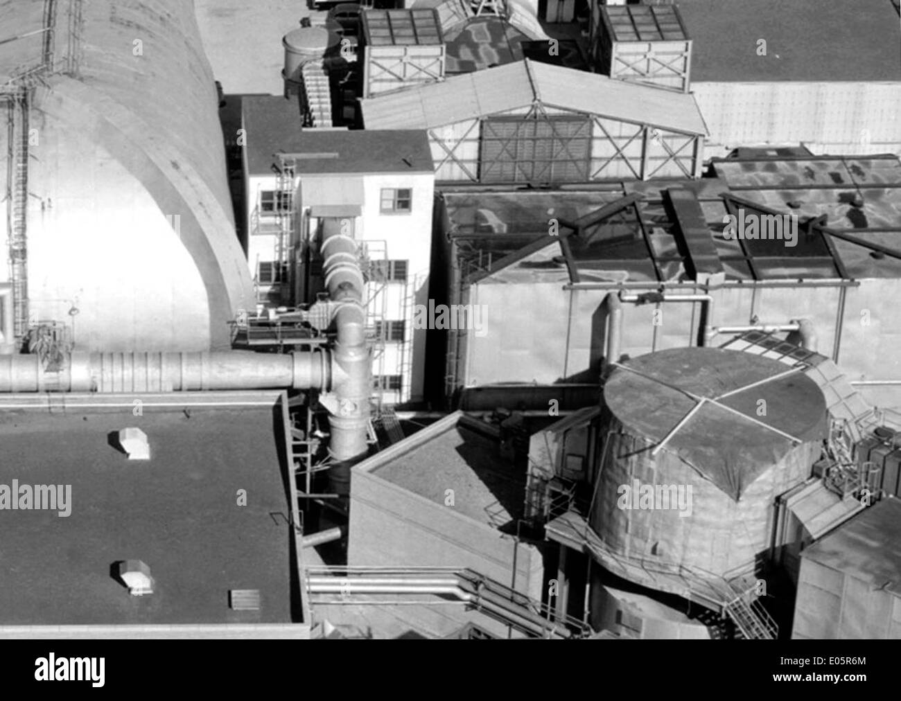 NASA operates small supersonic wind tunnels to study high-speed ...