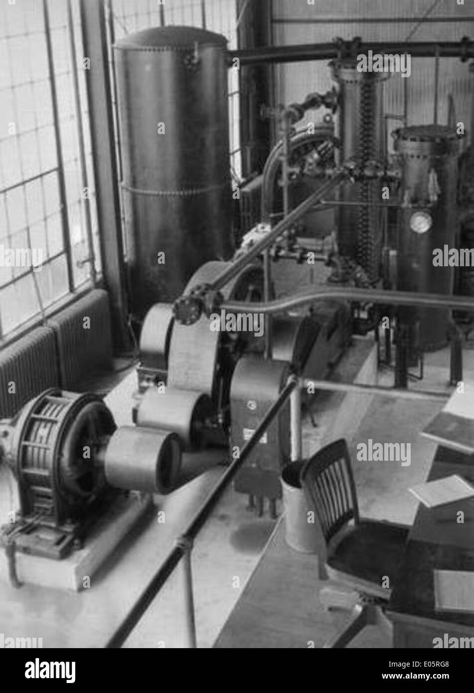 The Variable Density Tunnel is a NASA wind tunnel designed to simulate ...
