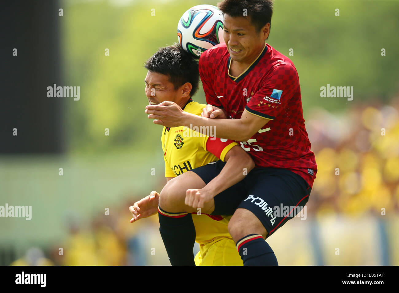 Hitachi Kashiwa Stadium, Chiba, Japan. 3rd May, 2014. (L-R) Hidekazu ...