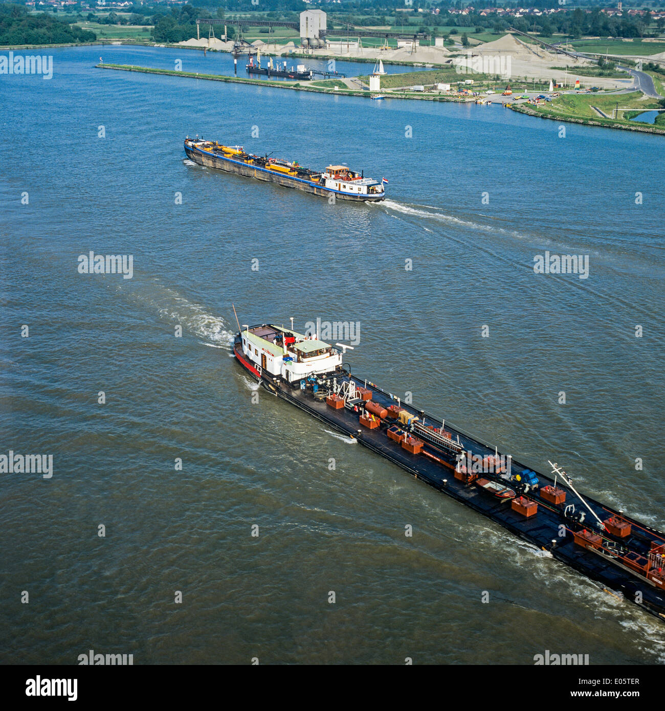 Cargos barges hi-res stock photography and images - Alamy