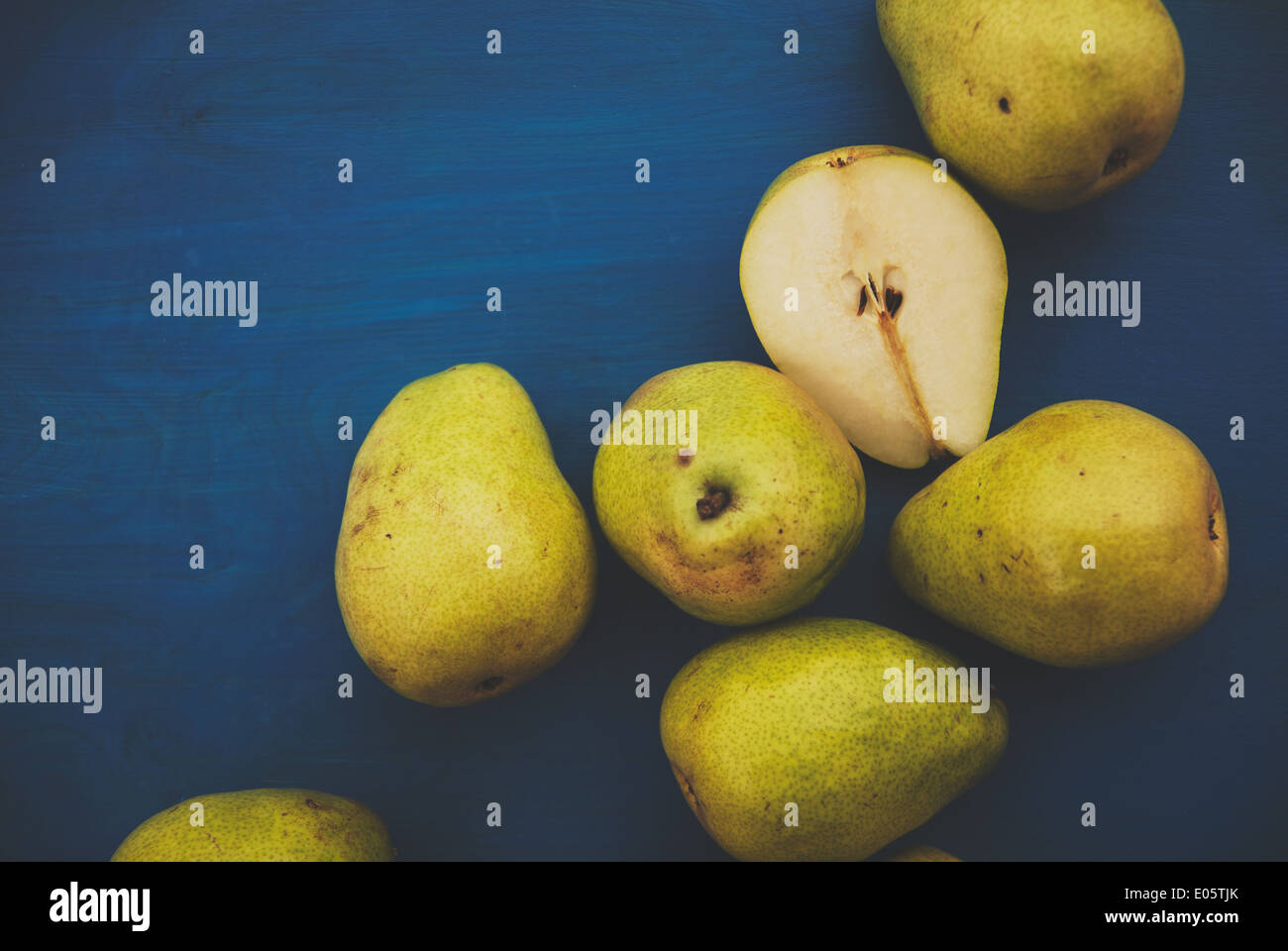 Grouping of fresh pears Stock Photo - Alamy