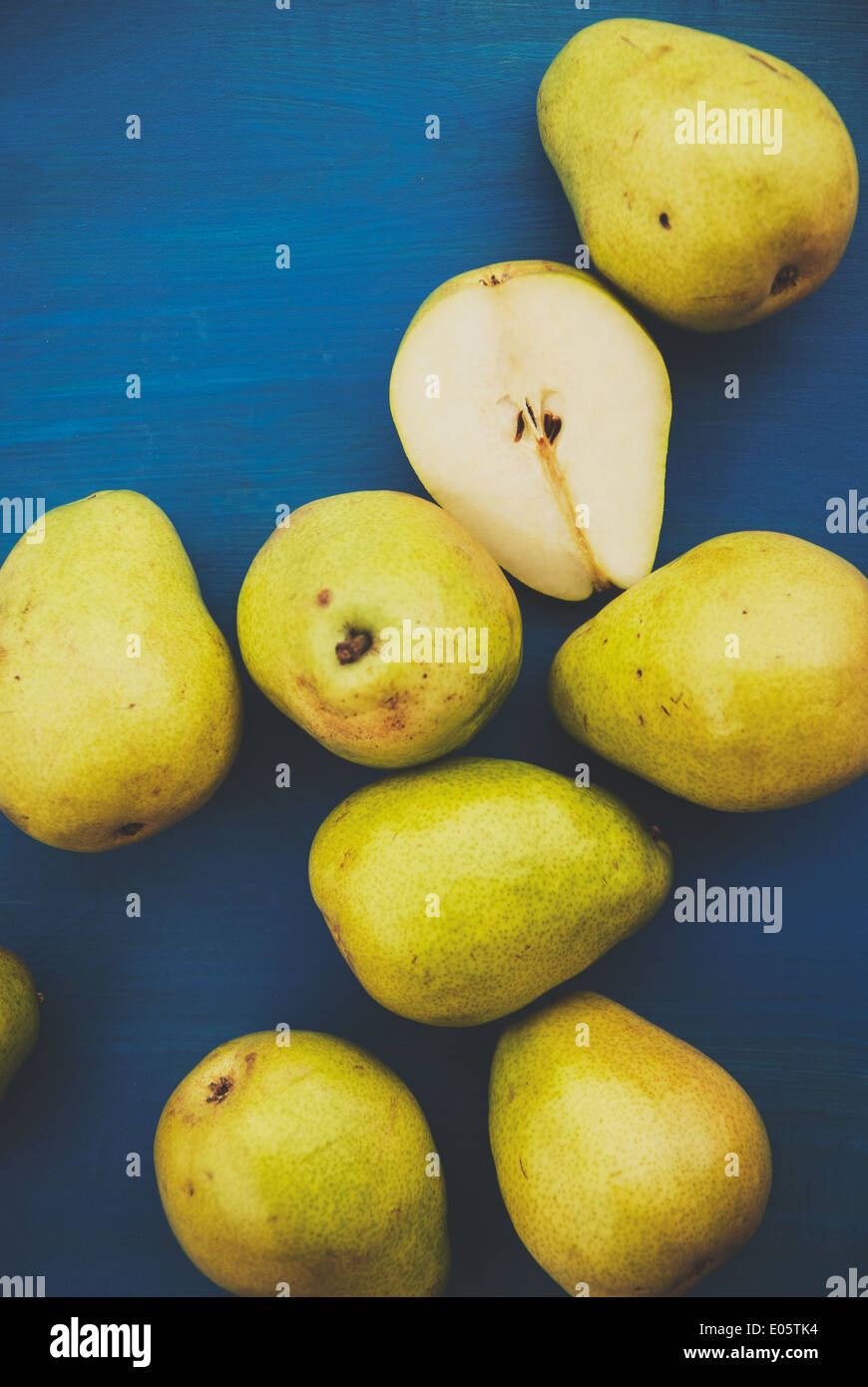 Grouping of fresh pears Stock Photo - Alamy