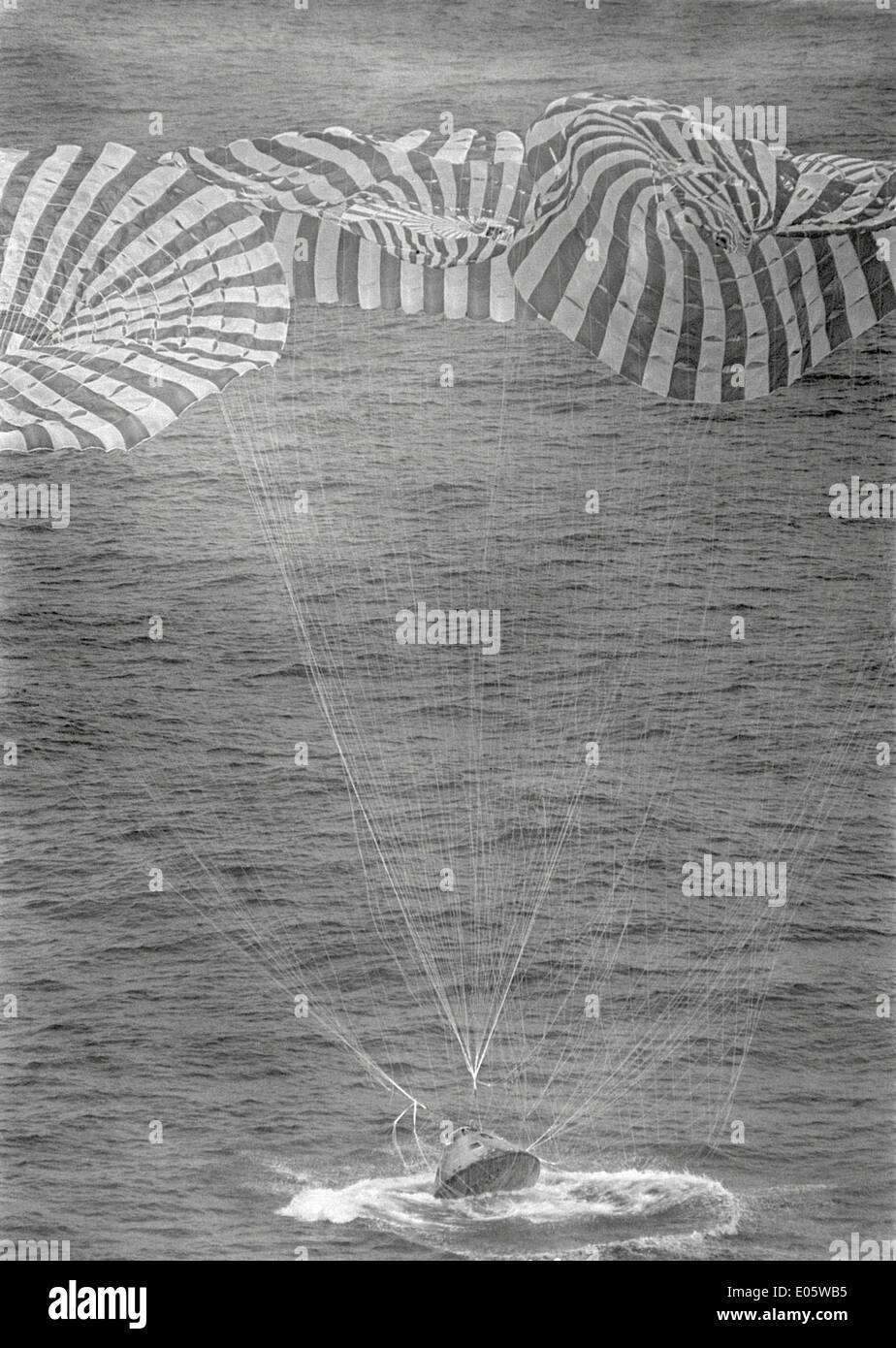 Apollo 9 Splashdown Stock Photo - Alamy