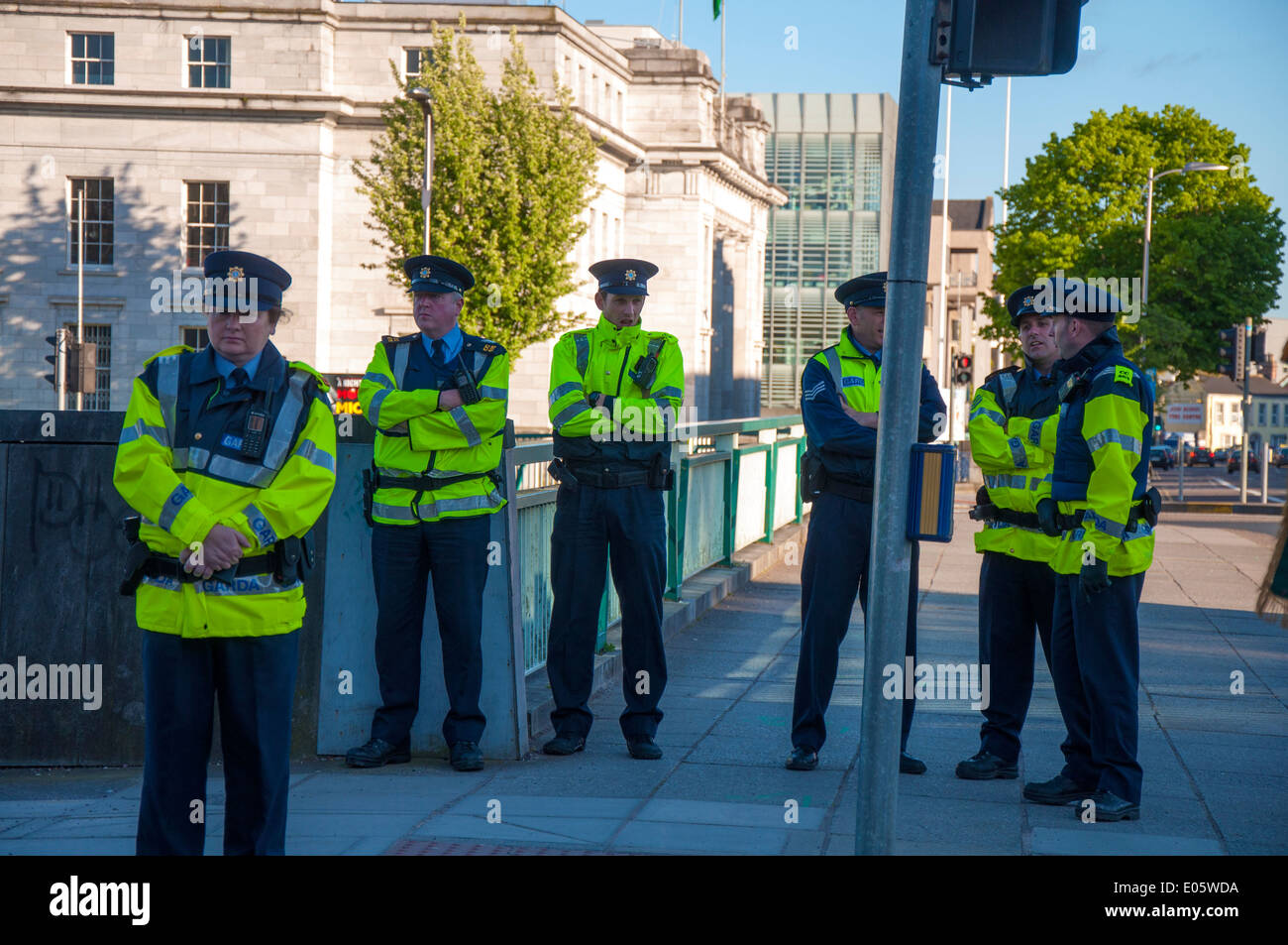Irish police woman hi-res stock photography and images - Alamy