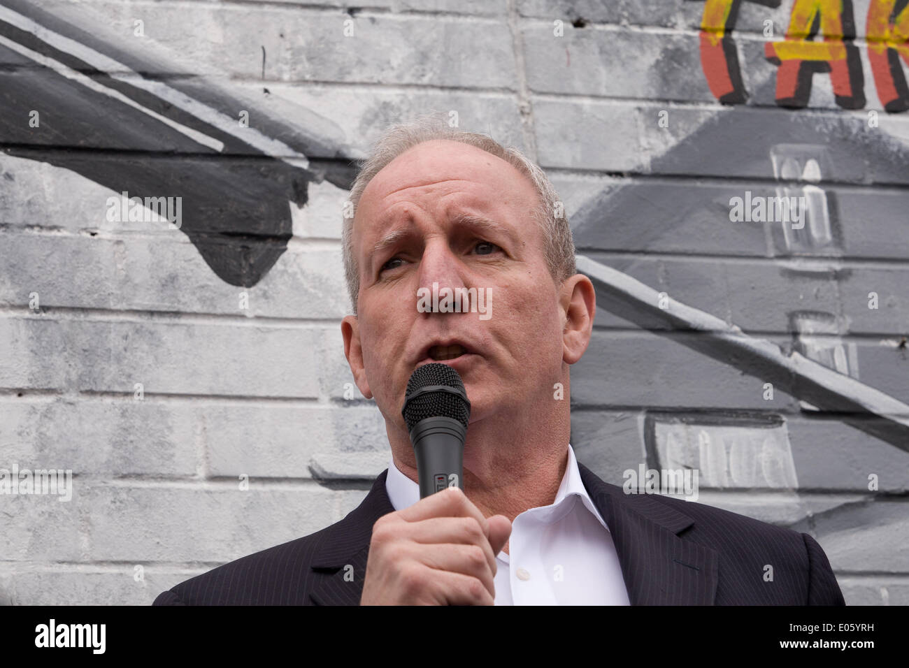 Divis Street, Belfast, Northern Ireland, UK. 3rd May 2014. Bobby Storey ...