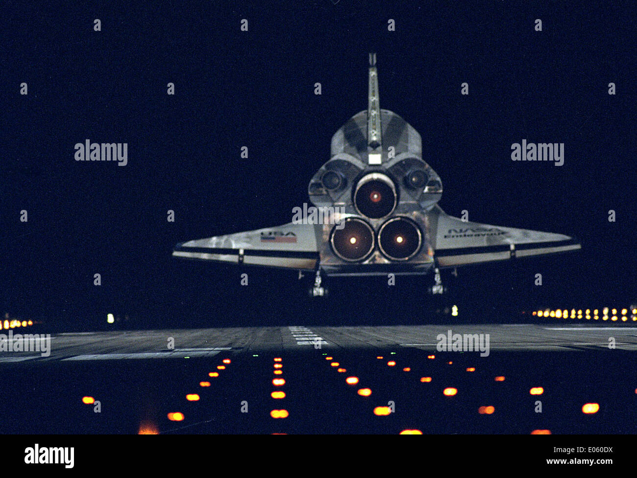 Space shuttle after landing hi-res stock photography and images - Alamy